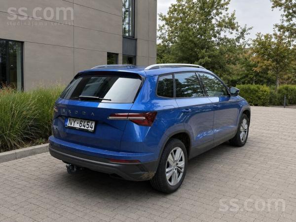 Синий Шкода Karoq 2024 в Рига, объемом двигателя 1.50 л и пробегом 40 тыс. км за 24900 €, фото 2 на AUTOMOTO.COM.LV