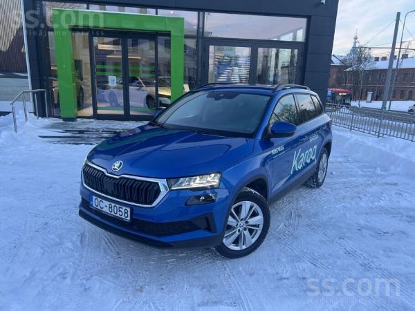 Zils Skoda Karoq 2025 Daugavpils, ar dzinēja tilpumu 1.50 L un nobraukumu 4 tūkst. km par 28900 €, foto 2 vietnē AUTOMOTO.COM.LV