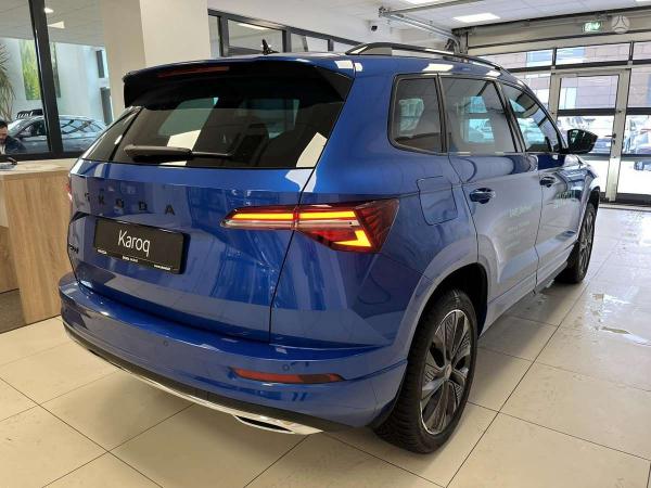 Blue Skoda Karoq 2025 in Kaunas, with an engine capacity of 1.50 L and mileage of 4 thousand km for 32000 €, photo 5 on AUTOMOTO.COM.LV
