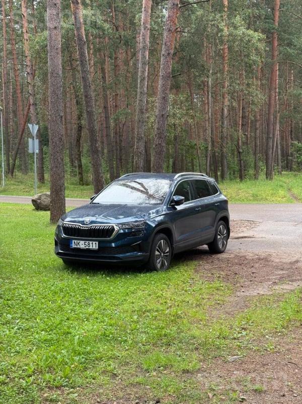 Синий Шкода Karoq 2023 в Даугавпилс, объемом двигателя 1.50 л и пробегом 59 тыс. км за 25500 €, фото 1 на AUTOMOTO.COM.LV