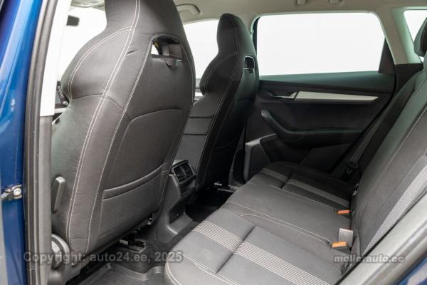 Blue Skoda Karoq 2018 in Johvi, with an engine capacity of 1.50 L and mileage of 142 thousand km for 15500 €, photo 11 on AUTOMOTO.COM.LV