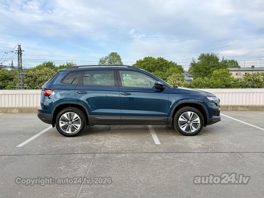 Zils Skoda Karoq 2023 Tallina, ar dzinēja tilpumu 1.50 L un nobraukumu 36 tūkst. km par 26000 €, foto 5 vietnē AUTOMOTO.COM.LV