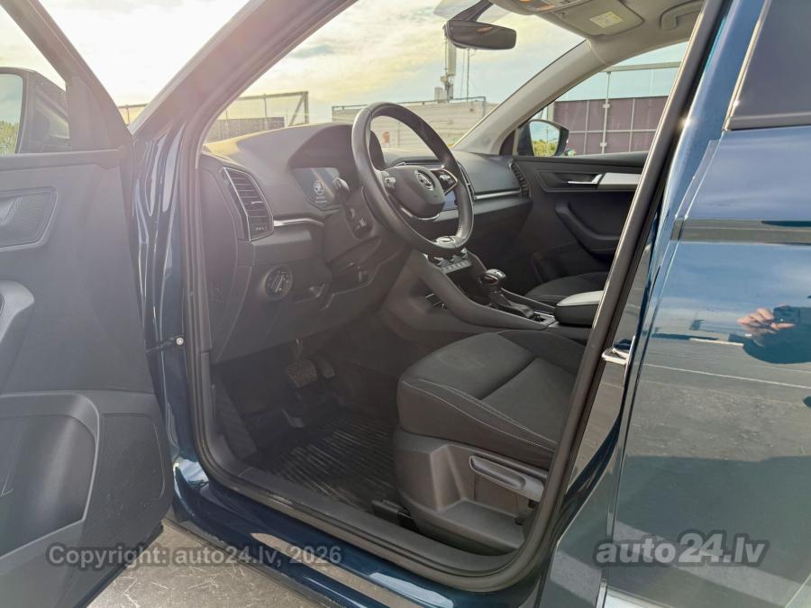 Zils Skoda Karoq 2023 Tallina, ar dzinēja tilpumu 1.50 L un nobraukumu 36 tūkst. km par 26000 €, foto 13 vietnē AUTOMOTO.COM.LV