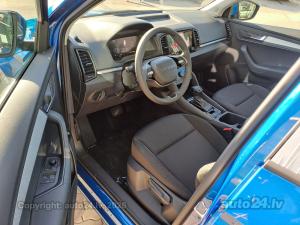 Blue Skoda Karoq 2026 in Tartu, with an engine capacity of 1.50 L and mileage of 0 thousand km for 33379 €, photo 5 on AUTOMOTO.COM.LV
