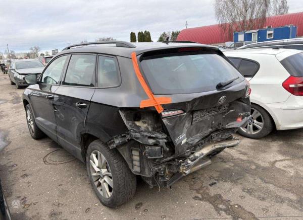 Brown Skoda Karoq 2018 in Panevezys, with an engine capacity of 1.60 L and mileage of 187 thousand km for 7900 €, photo 3 on AUTOMOTO.COM.LV