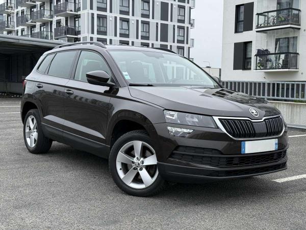 Brown Skoda Karoq 2018 in Vilnius, with an engine capacity of 1.60 L and mileage of 236 thousand km for 12500 €, photo 1 on AUTOMOTO.COM.LV