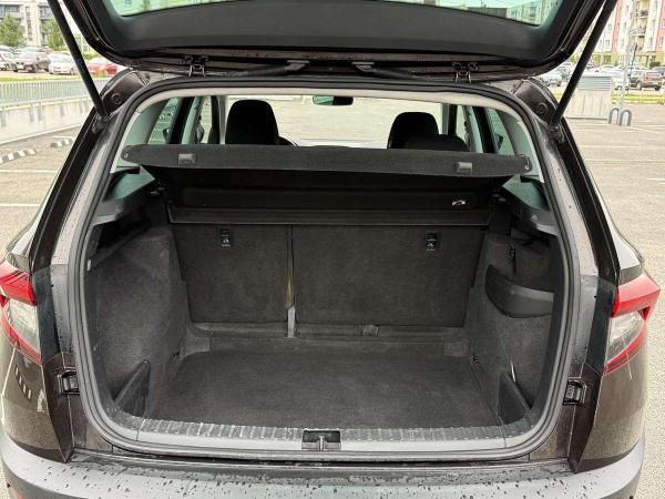 Brown Skoda Karoq 2018 in Vilnius, with an engine capacity of 1.60 L and mileage of 236 thousand km for 12500 €, photo 8 on AUTOMOTO.COM.LV