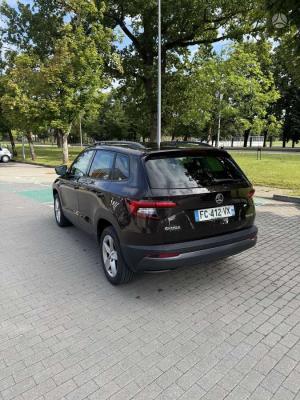 Brown Skoda Karoq 2018 in Taurage, with an engine capacity of 1.60 L and mileage of 240 thousand km for 11200 €, photo 5 on AUTOMOTO.COM.LV