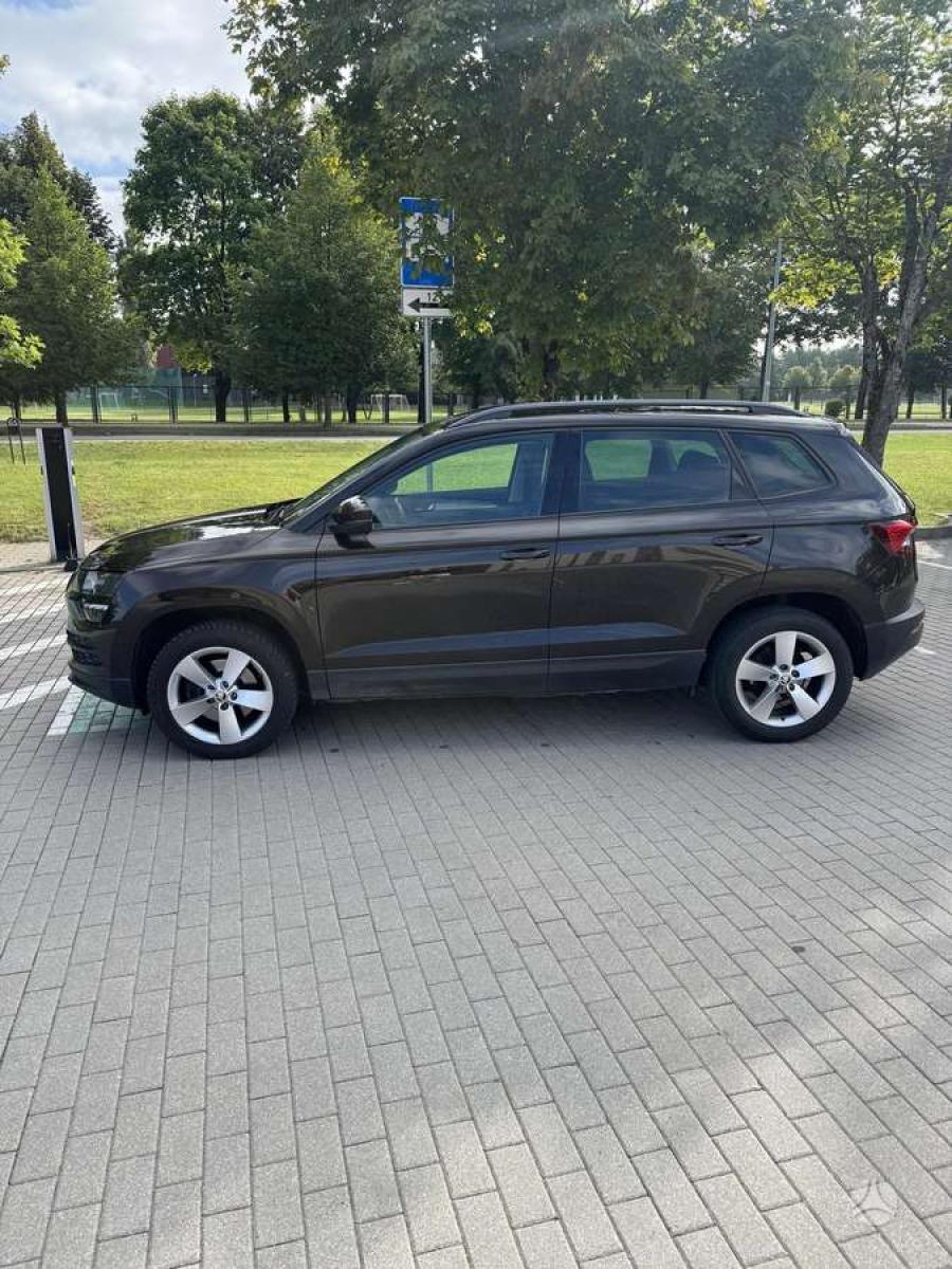 Brown Skoda Karoq 2018 in Taurage, with an engine capacity of 1.60 L and mileage of 240 thousand km for 11200 €, photo 6 on AUTOMOTO.COM.LV