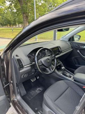 Brown Skoda Karoq 2018 in Taurage, with an engine capacity of 1.60 L and mileage of 240 thousand km for 11200 €, photo 10 on AUTOMOTO.COM.LV