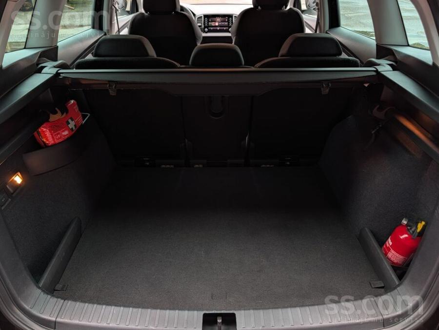 Brown Skoda Karoq 2018 in Jurmala, with an engine capacity of 1.60 L and mileage of 223 thousand km for 12950 €, photo 17 on AUTOMOTO.COM.LV