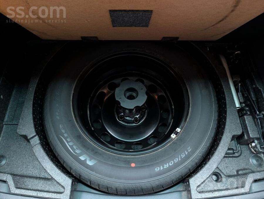 Brown Skoda Karoq 2018 in Jurmala, with an engine capacity of 1.60 L and mileage of 223 thousand km for 12950 €, photo 18 on AUTOMOTO.COM.LV
