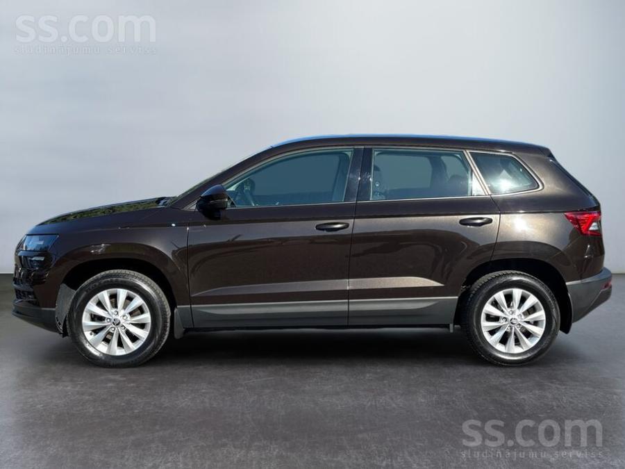 Brown Skoda Karoq 2019 in Riga, with an engine capacity of 1.00 L and mileage of 89 thousand km for 14530 €, photo 3 on AUTOMOTO.COM.LV