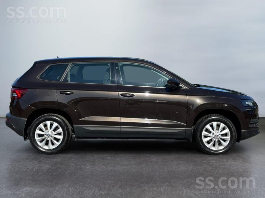 Brown Skoda Karoq 2019 in Riga, with an engine capacity of 1.00 L and mileage of 89 thousand km for 14530 €, photo 7 on AUTOMOTO.COM.LV
