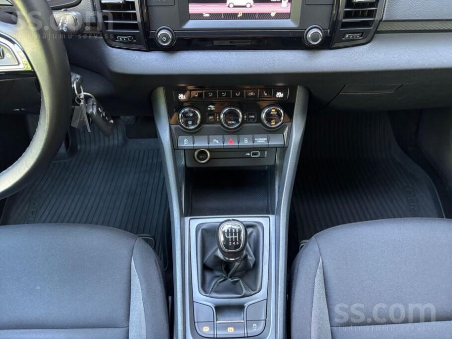 Brown Skoda Karoq 2019 in Riga, with an engine capacity of 1.00 L and mileage of 89 thousand km for 14530 €, photo 12 on AUTOMOTO.COM.LV