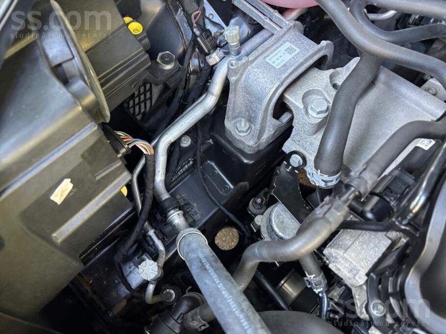 Brūns Skoda Karoq 2019 Rīga, ar dzinēja tilpumu 1.00 L un nobraukumu 89 tūkst. km par 13450 €, foto 24 vietnē AUTOMOTO.COM.LV