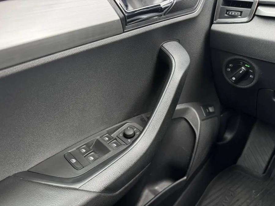 Brūns Skoda Karoq 2021 Rīga, ar dzinēja tilpumu 1.50 L un nobraukumu 138 tūkst. km par 16500 €, foto 27 vietnē AUTOMOTO.COM.LV