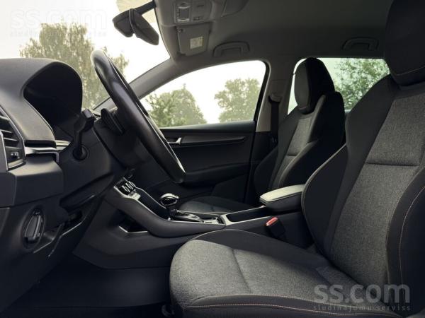 Brown Skoda Karoq 2021 in Valmiera, with an engine capacity of 2.00 L and mileage of 179 thousand km for 18500 €, photo 8 on AUTOMOTO.COM.LV