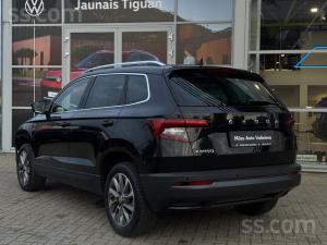Brown Skoda Karoq 2021 in Valmiera, with an engine capacity of 2.00 L and mileage of 156 thousand km for 17500 €, photo 5 on AUTOMOTO.COM.LV