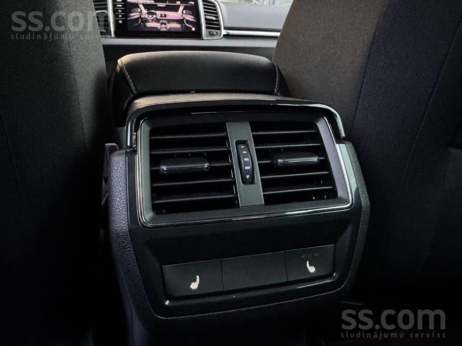 Brown Skoda Karoq 2021 in Valmiera, with an engine capacity of 2.00 L and mileage of 156 thousand km for 17500 €, photo 23 on AUTOMOTO.COM.LV