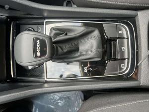 Brūns Skoda Karoq 2026 Telšiai, ar dzinēja tilpumu 1.97 L un nobraukumu 6 tūkst. km par 25500 €, foto 18 vietnē AUTOMOTO.COM.LV