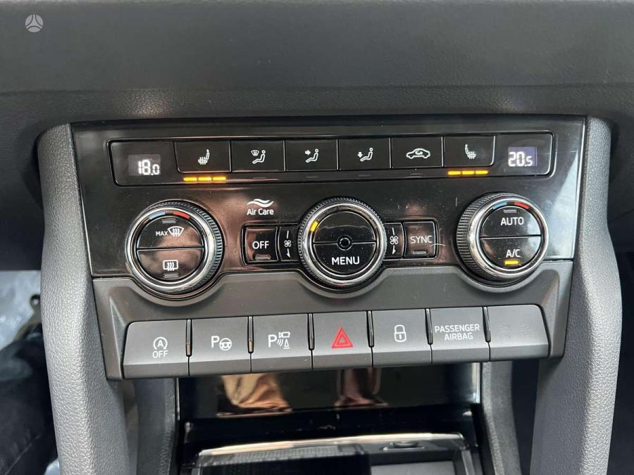 Brūns Skoda Karoq 2026 Telšiai, ar dzinēja tilpumu 1.97 L un nobraukumu 6 tūkst. km par 25500 €, foto 19 vietnē AUTOMOTO.COM.LV
