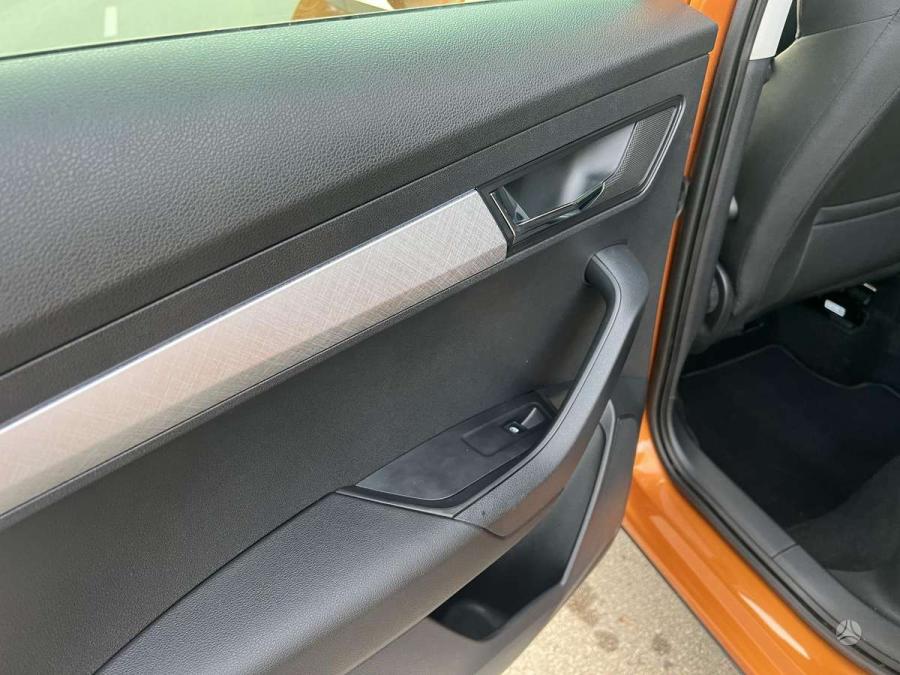 Brūns Skoda Karoq 2026 Telšiai, ar dzinēja tilpumu 1.97 L un nobraukumu 6 tūkst. km par 25500 €, foto 24 vietnē AUTOMOTO.COM.LV