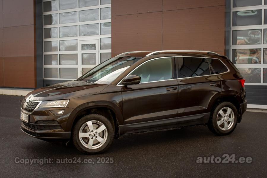 Brown Skoda Karoq 2018 in Parnu, with an engine capacity of 1.50 L and mileage of 105 thousand km for 17899 €, photo 4 on AUTOMOTO.COM.LV