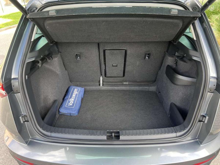 Skoda Karoq 2023 in Kaunas, with an engine capacity of 1.97 L and mileage of 196 thousand km for 16700 €, photo 33 on AUTOMOTO.COM.LV