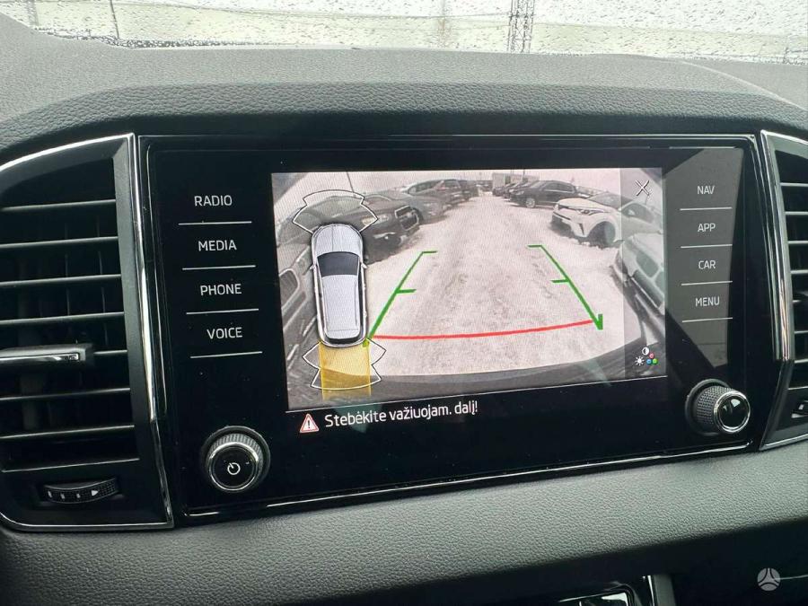 Зеленый Шкода Karoq 2023 в Каунас, объемом двигателя 1.50 л и пробегом 100 тыс. км за 20900 €, фото 18 на AUTOMOTO.COM.LV