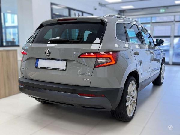 Grey Skoda Karoq 2017 in Kaunas, with an engine capacity of 1.97 L and mileage of 185 thousand km for 17500 €, photo 5 on AUTOMOTO.COM.LV