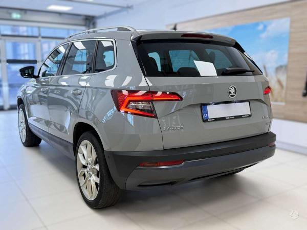 Grey Skoda Karoq 2017 in Kaunas, with an engine capacity of 1.97 L and mileage of 185 thousand km for 17500 €, photo 6 on AUTOMOTO.COM.LV