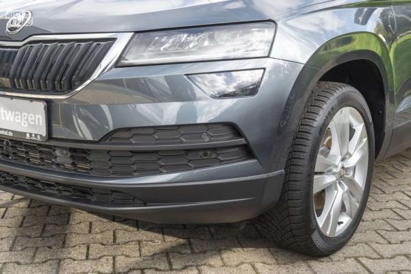 Grey Skoda Karoq 2018 in Kaunas, with an engine capacity of 1.50 L and mileage of 55 thousand km for 26510 €, photo 5 on AUTOMOTO.COM.LV