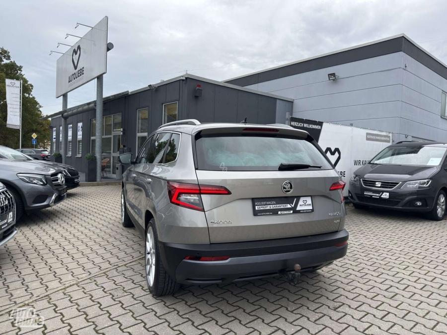 Grey Skoda Karoq 2018 in Kaunas, with an engine capacity of 2.00 L and mileage of 76 thousand km for 26510 €, photo 3 on AUTOMOTO.COM.LV