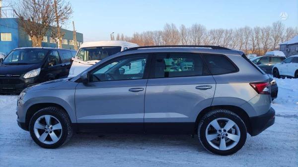 Grey Skoda Karoq 2018 in Klaipeda, with an engine capacity of 1.50 L and mileage of 89 thousand km for 16150 €, photo 2 on AUTOMOTO.COM.LV