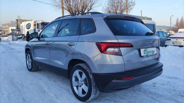 Grey Skoda Karoq 2018 in Klaipeda, with an engine capacity of 1.50 L and mileage of 89 thousand km for 16150 €, photo 4 on AUTOMOTO.COM.LV