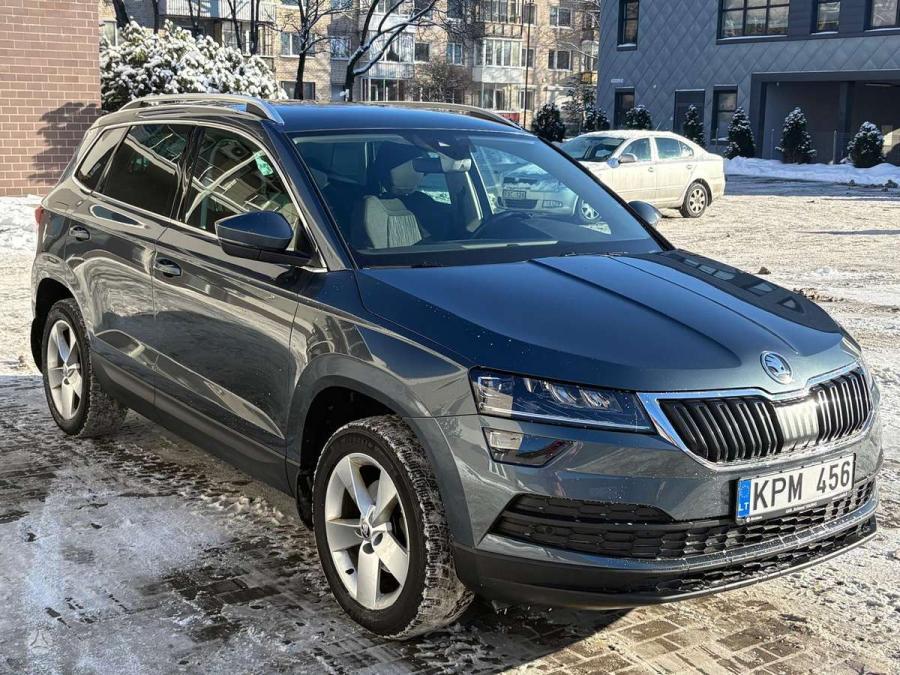 Pelēks Skoda Karoq 2018 Kauņa, ar dzinēja tilpumu 1.60 L un nobraukumu 129 tūkst. km par 15900 €, foto 2 vietnē AUTOMOTO.COM.LV