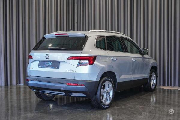 Pelēks Skoda Karoq 2018 Marijampole, ar dzinēja tilpumu 1.00 L un nobraukumu 226 tūkst. km par 11250 €, foto 11 vietnē AUTOMOTO.COM.LV