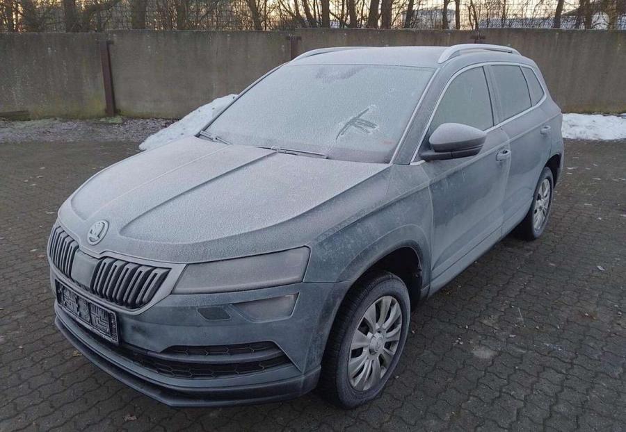 Pelēks Skoda Karoq 2018 Plungė, ar dzinēja tilpumu 1.50 L un nobraukumu 15 tūkst. km par 10200 €, foto 1 vietnē AUTOMOTO.COM.LV