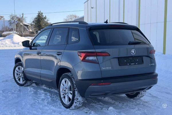 Pelēks Skoda Karoq 2018 Raseiniai, ar dzinēja tilpumu 1.60 L un nobraukumu 236 tūkst. km par 12999 €, foto 3 vietnē AUTOMOTO.COM.LV
