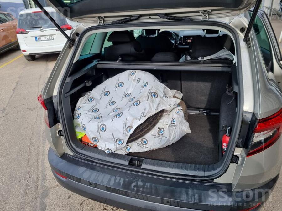 Grey Skoda Karoq 2018 in Riga, with an engine capacity of 1.50 L and mileage of 150 thousand km for 14500 €, photo 6 on AUTOMOTO.COM.LV