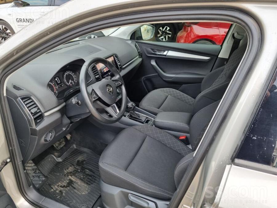 Grey Skoda Karoq 2018 in Riga, with an engine capacity of 1.50 L and mileage of 150 thousand km for 14500 €, photo 7 on AUTOMOTO.COM.LV