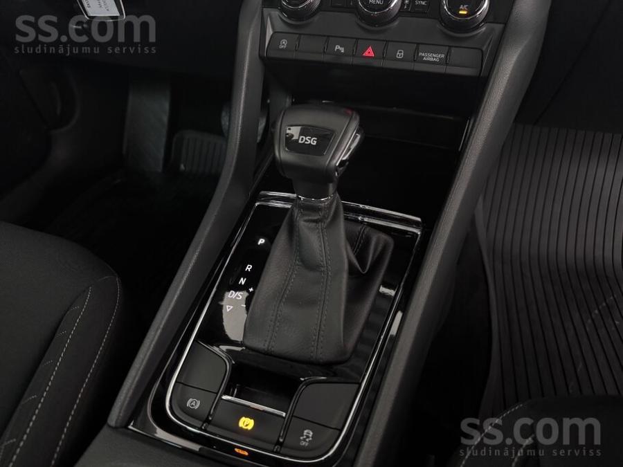 Pelēks Skoda Karoq 2018 Rīga, ar dzinēja tilpumu 1.60 L un nobraukumu 205 tūkst. km par 12490 €, foto 15 vietnē AUTOMOTO.COM.LV