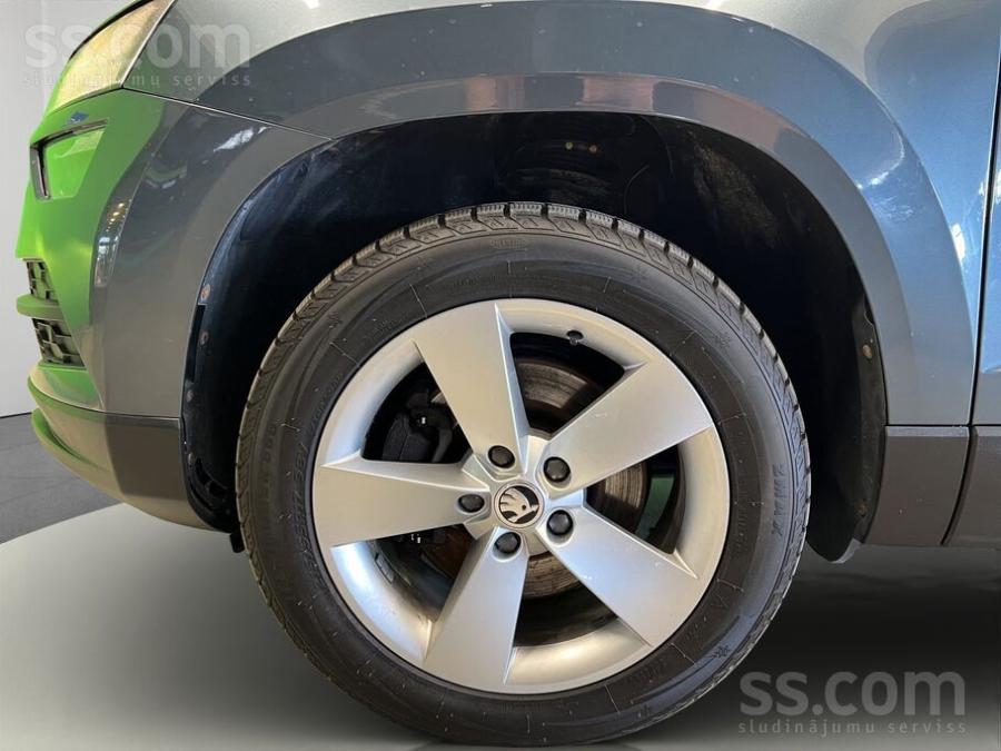 Pelēks Skoda Karoq 2018 Rīga, ar dzinēja tilpumu 2.00 L un nobraukumu 178 tūkst. km par 16490 €, foto 19 vietnē AUTOMOTO.COM.LV