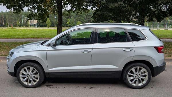 Pelēks Skoda Karoq 2018 Viļņa, ar dzinēja tilpumu 1.60 L un nobraukumu 136 tūkst. km par 15500 €, foto 3 vietnē AUTOMOTO.COM.LV