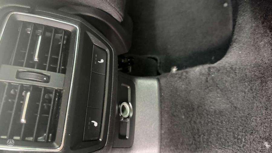 Pelēks Skoda Karoq 2018 Alīta, ar dzinēja tilpumu 1.60 L un nobraukumu 233 tūkst. km par 12600 €, foto 18 vietnē AUTOMOTO.COM.LV