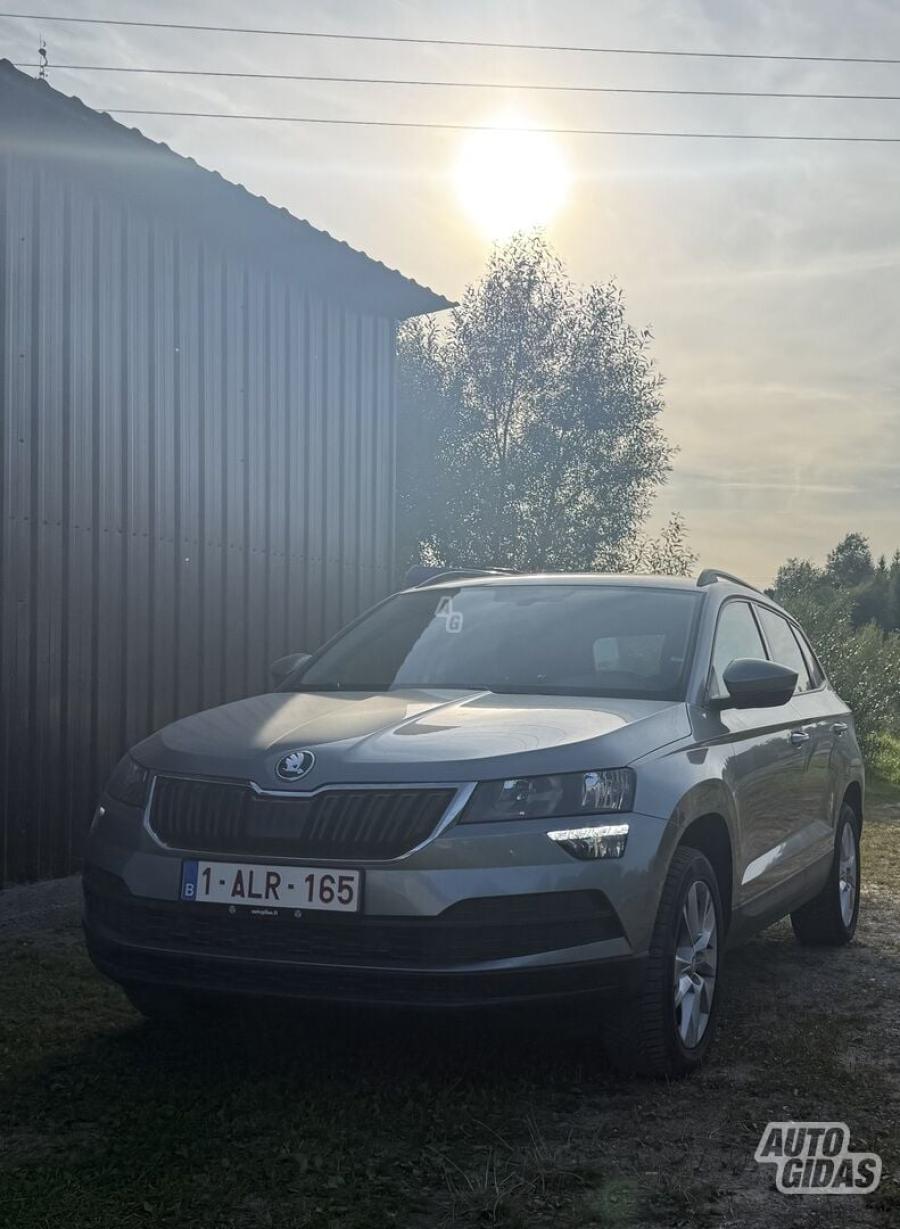 Grey Skoda Karoq 2018 in Vilnius, with an engine capacity of 1.60 L and mileage of 276 thousand km for 12500 €, photo 1 on AUTOMOTO.COM.LV