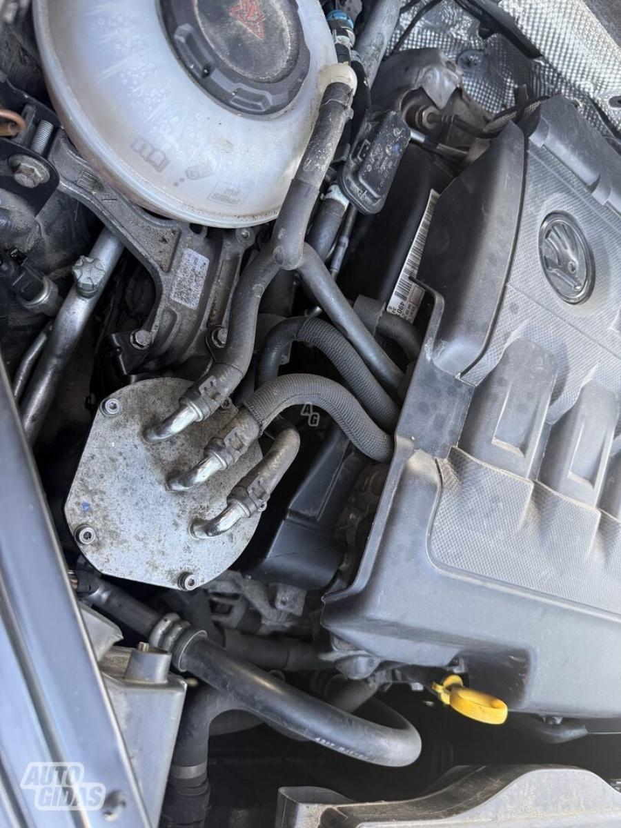 Grey Skoda Karoq 2018 in Vilnius, with an engine capacity of 1.60 L and mileage of 276 thousand km for 12500 €, photo 9 on AUTOMOTO.COM.LV