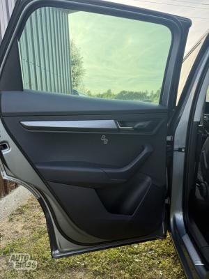 Grey Skoda Karoq 2018 in Vilnius, with an engine capacity of 1.60 L and mileage of 276 thousand km for 12500 €, photo 16 on AUTOMOTO.COM.LV