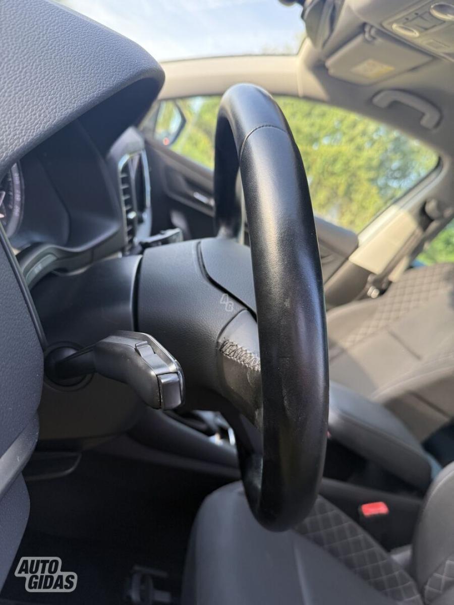 Grey Skoda Karoq 2018 in Vilnius, with an engine capacity of 1.60 L and mileage of 276 thousand km for 12500 €, photo 26 on AUTOMOTO.COM.LV